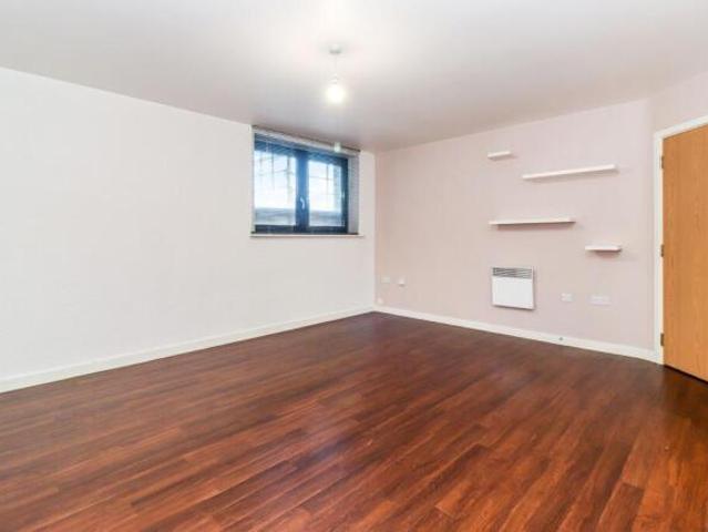 1 bedroom flat for sale in St. Albans Road, Watford, WD17