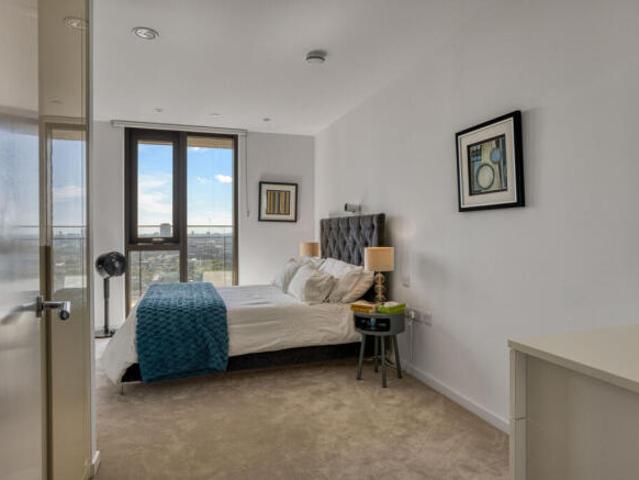 1 bedroom flat for sale in St Gabriel Walk, Elephant and Castle, London, SE1