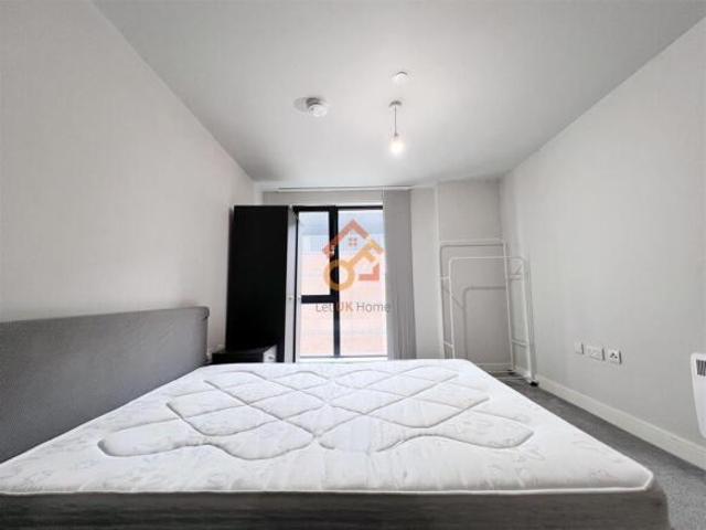 1 bedroom flat for sale in St Martin's Place, 169 Broad Street, Birmingham B15