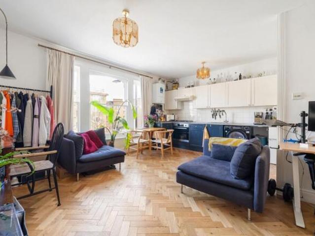1 bedroom flat for sale in Stockwell Road, SW9