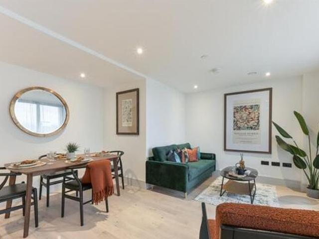 1 Bedroom Flat For Sale In Station Road