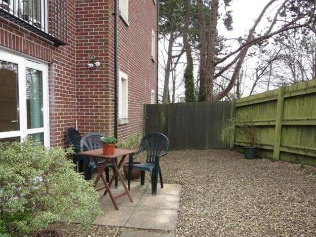 1 Bedroom Flat For Sale In Station Road, Radyr