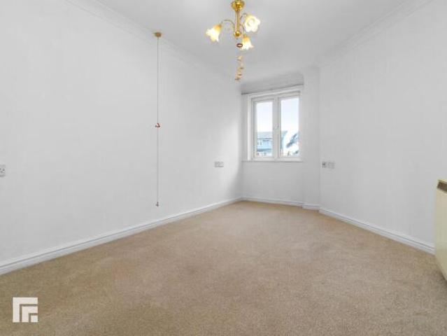 1 bedroom flat for sale in Station Road, Radyr, CF15