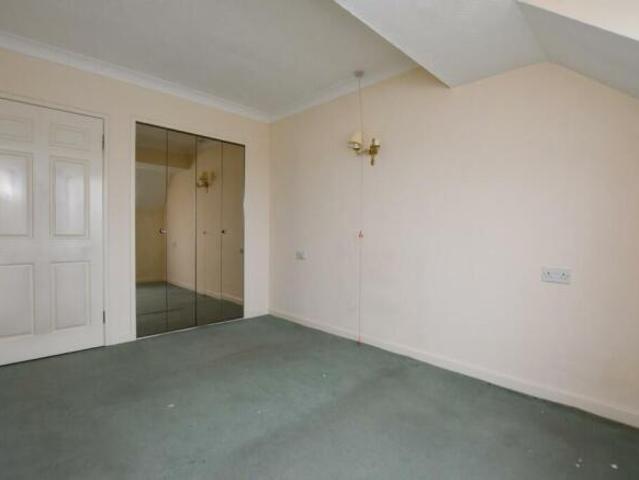 1 bedroom flat for sale in Stade Street, Hythe, CT21