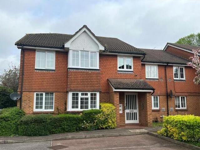 1 Bedroom Flat For Sale In Stanwell, Surrey