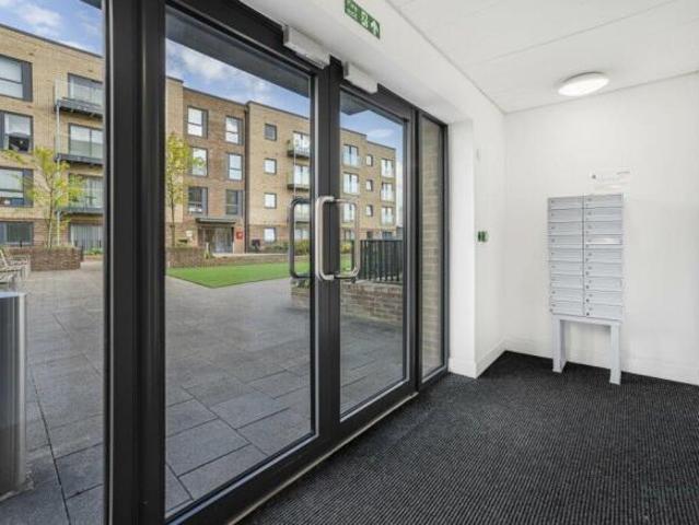 1 bedroom flat for sale in Stirling Drive, Luton, Bedfordshire, LU2