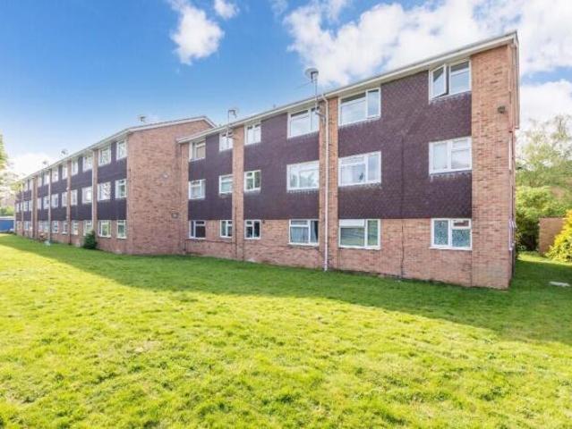 1 bedroom flat for sale in Suffolk Close, Cippenham, SL1