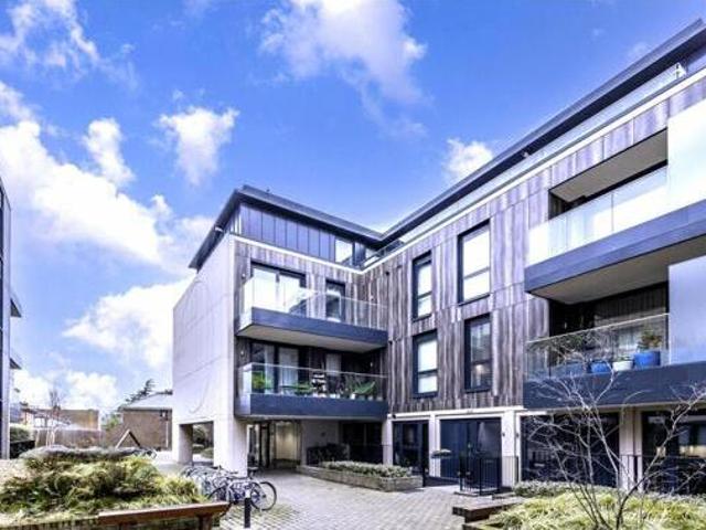 1 Bedroom Flat For Sale In Surbiton