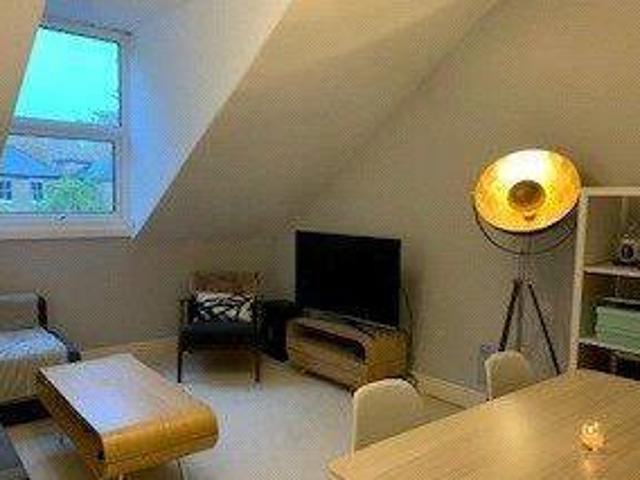1 Bedroom Flat For Sale In Surbiton