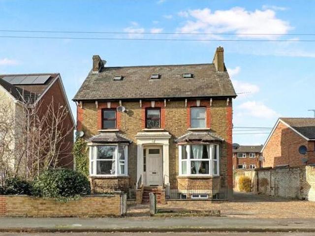 1 Bedroom Flat For Sale In Surrey