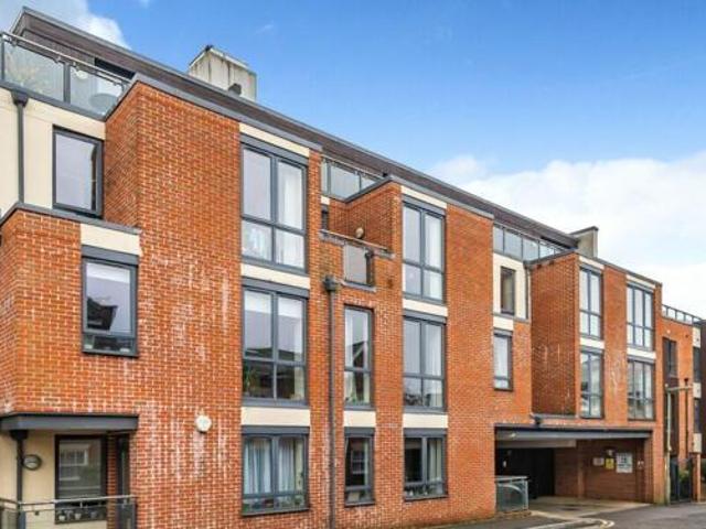 1 Bedroom Flat For Sale In Surrey