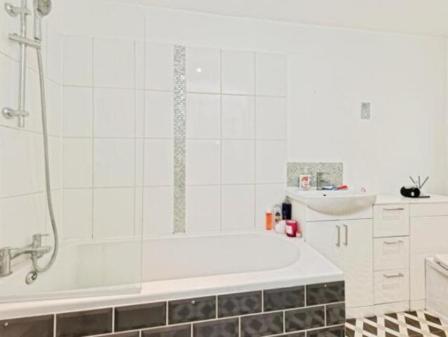 1 bedroom flat for sale in Surrey Road, Cliftonville, Margate, Kent, CT9
