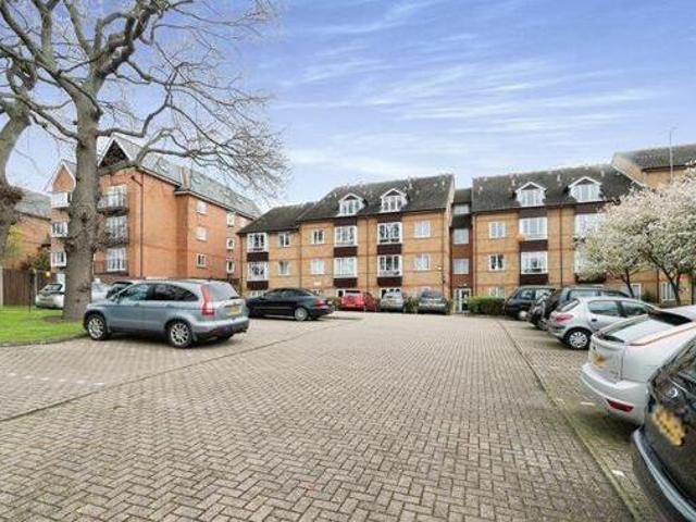 1 Bedroom Flat For Sale In Sutton
