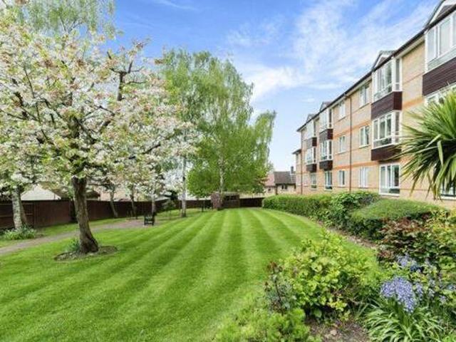 1 Bedroom Flat For Sale In Sutton