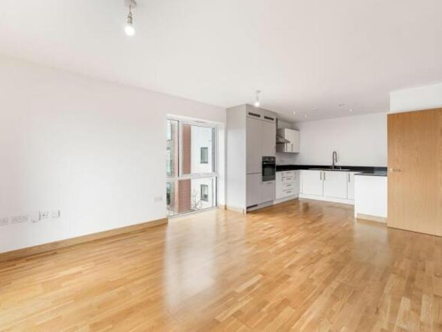 1 bedroom flat for sale in Sutton Road, Southend On Sea, SS2