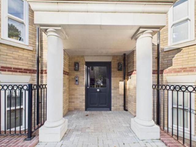 1 bedroom flat for rent in 40 Gervis Road, Bournemouth, Dorset, BH1