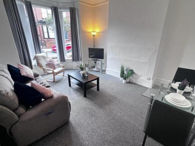 1 bedroom flat for rent in 4a Brentwood Grove, LS12 2DB, LS12