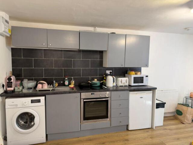 1 bedroom flat for rent in 67 Clarendon Road, Leeds, LS2
