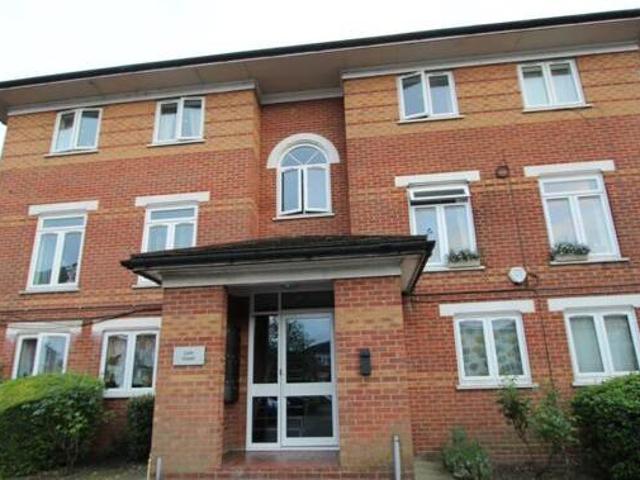 1 Bedroom Flat For Rent In 6 Swynford Gardens, London