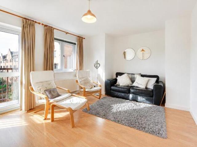 1 bedroom flat for rent in 87 Amsterdam Road, London, E14 3UX, E14