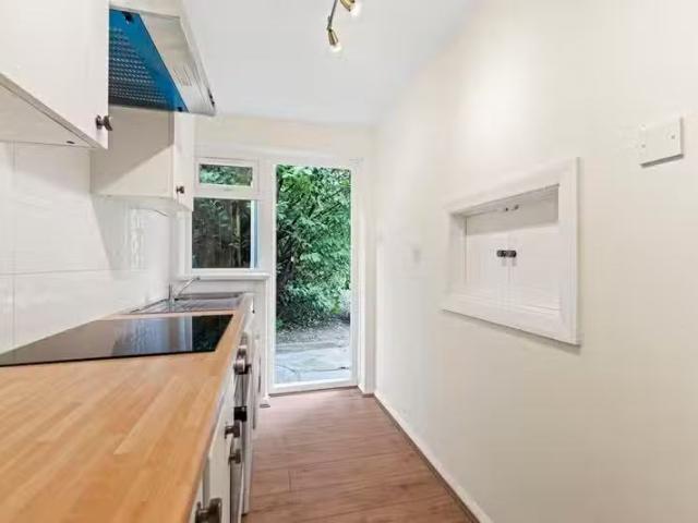 1 bedroom flat for rent in 8 Upper Brighton Road, Surbiton, KT.