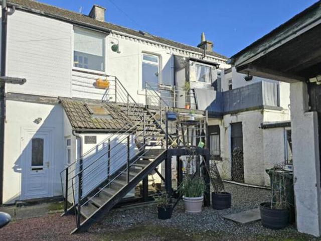 1 Bedroom Flat For Rent In 90 The Mews, West Princes Street