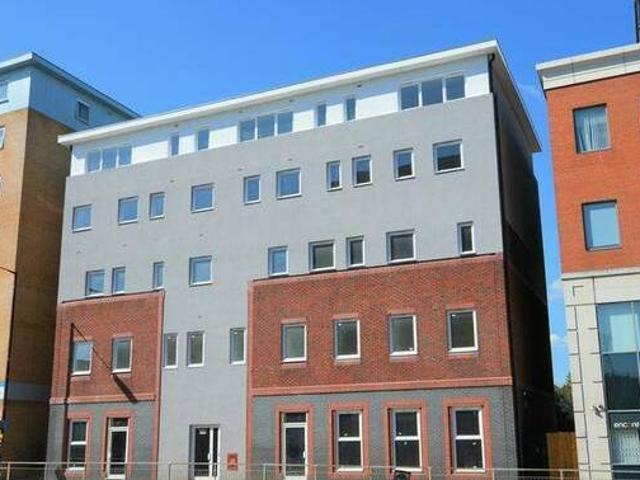 1 bedroom flat for rent in 915 High Street Slough SL1