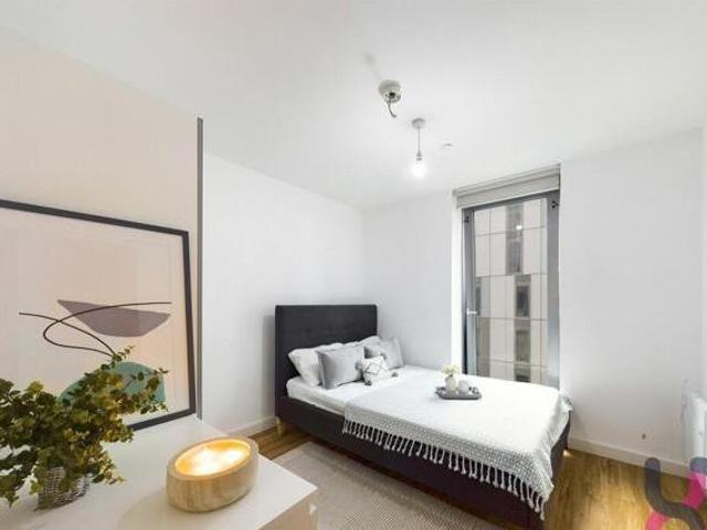 1 Bedroom Flat For Rent In 9 Michigan Avenue, Salford