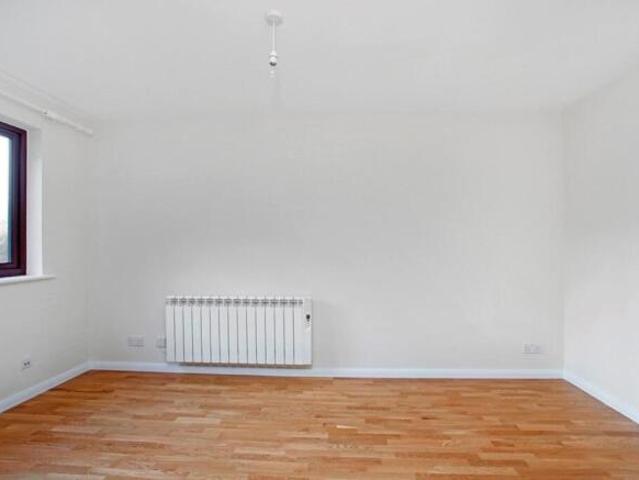 1 bedroom flat for rent in 13 Francis Court 3 Myers Lane, Off Mercury Road, SE14