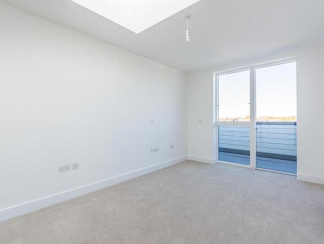 1 bedroom flat for rent in 10 Banister Road London W10