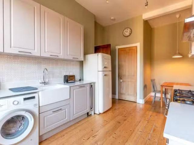 1 bedroom flat for rent in 1129L Comely Bank Street, Edinburgh.