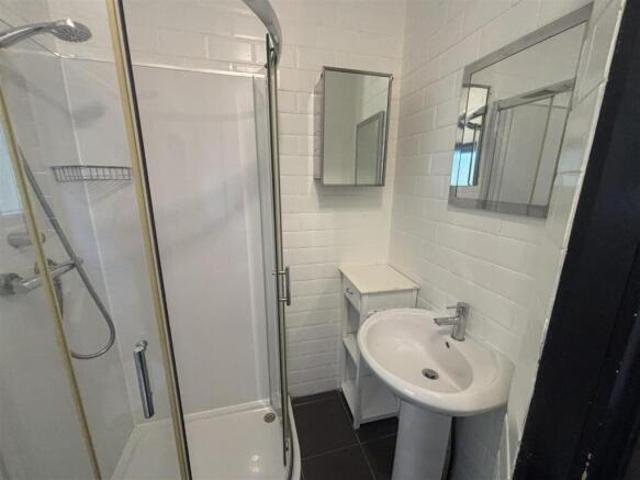 1 bedroom flat for rent in 115a Central Avenue Southend On Sea Essex, SS2