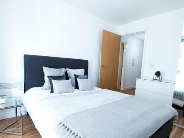 1 Bedroom Flat For Rent In 11 Michigan Avenue, Salford