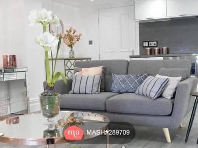 1 bedroom flat for rent in 14b West Beach FY8