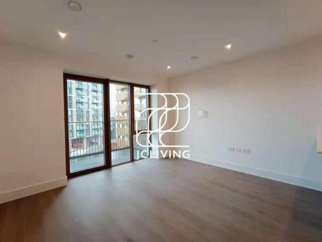 1 bedroom flat for rent in 16 Capital Interchange Way, TW8