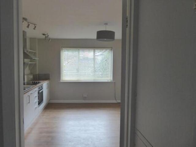 1 bedroom flat for rent in 1 Bed U/F Marlowe Ct, King St, Canterbury, CT1