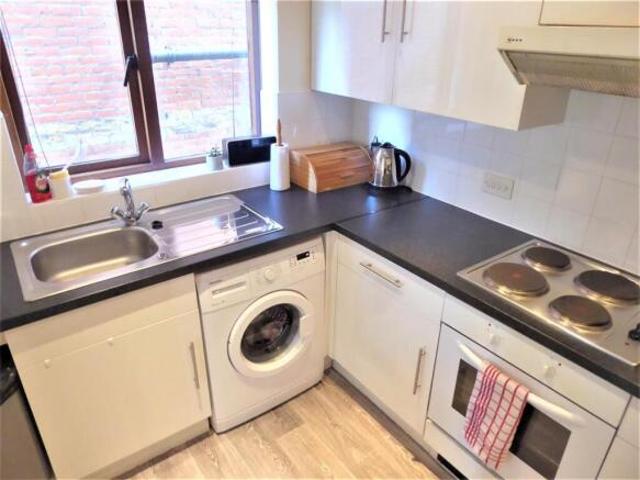 1 bedroom flat for rent in 1 bed. F. Boundary Court, Canterbury, CT1