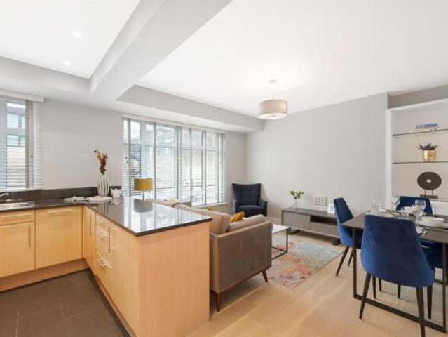 1 bedroom flat for rent in 1 bedroom 2nd Floor and Above Flat in Richmond Court, SW1X