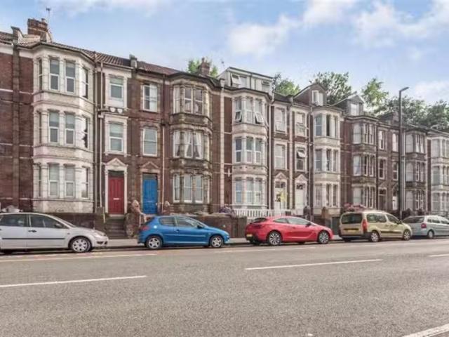 1 bedroom flat for rent in 1 bedroom property in Bath Road, Br.