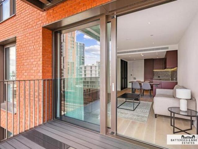 1 bedroom flat for rent in 1 Viaduct Gardens, London, SW11