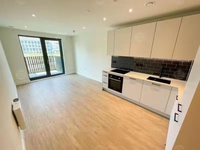1 bedroom flat for rent in 1/F, Glasswater Locks, Belmont Row.