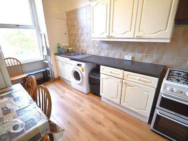 1 bedroom flat for rent in 1St Floor Split Level Flat Turnpike Lane Belmont Road, London, N15