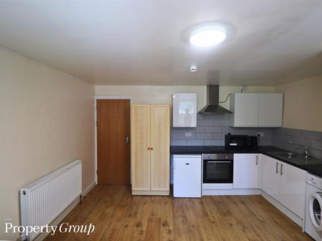 1 bedroom flat for rent in 23 Stoke Green Flat 8Coventry, CV3