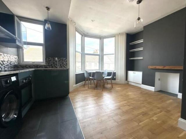 1 bedroom flat for rent in 21 Cannonbury Road, Ramsgate, Kent, CT11