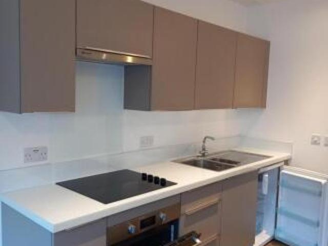 1 bedroom flat for rent in 29 Victoria Avenue, Southend On Sea, Essex, SS2