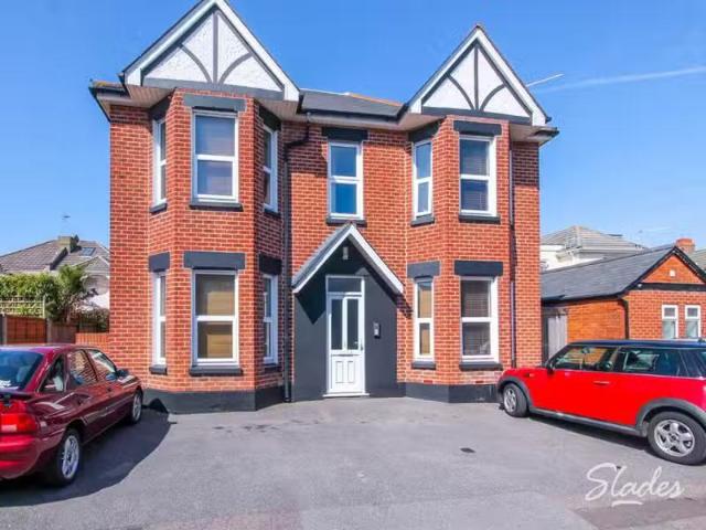 1 bedroom flat for rent in 2 Woodside Road, Southbourne, Bou.
