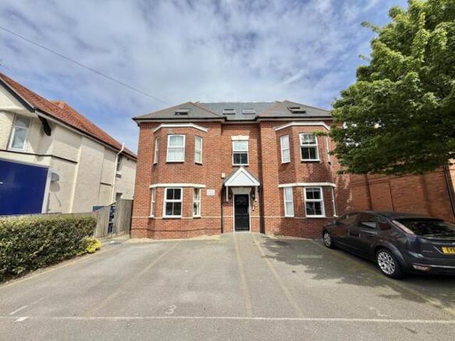 1 bedroom flat for rent in Richmond Park Road, Bournemouth, Dorset, BH8