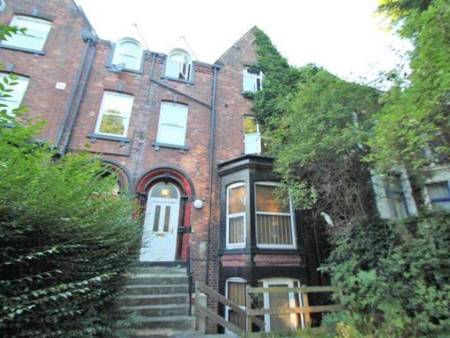1 bedroom flat for rent in 3 St Johns Terrace, Hyde Park, Leeds, West Yorkshire, LS3