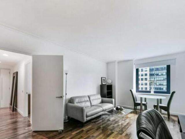 1 Bedroom Flat For Rent In 3 South Quay Square