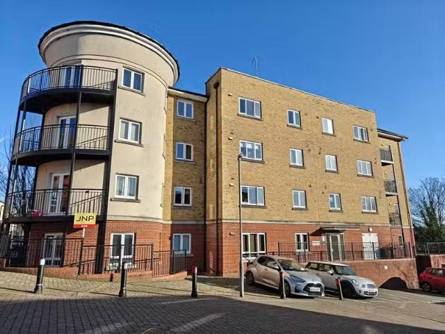 1 bedroom flat for rent in Tadros Court, High Wycombe, HP13